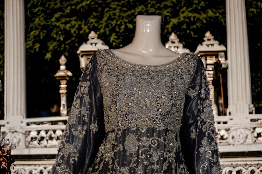 Maxi Tail Style, Self Mesuri & Shafon Cloth. Fancy Cora And Resham Work ...